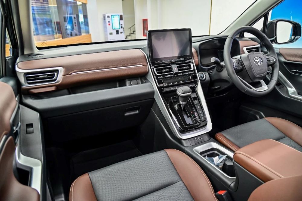 New Toyota Innova 2022 Interior